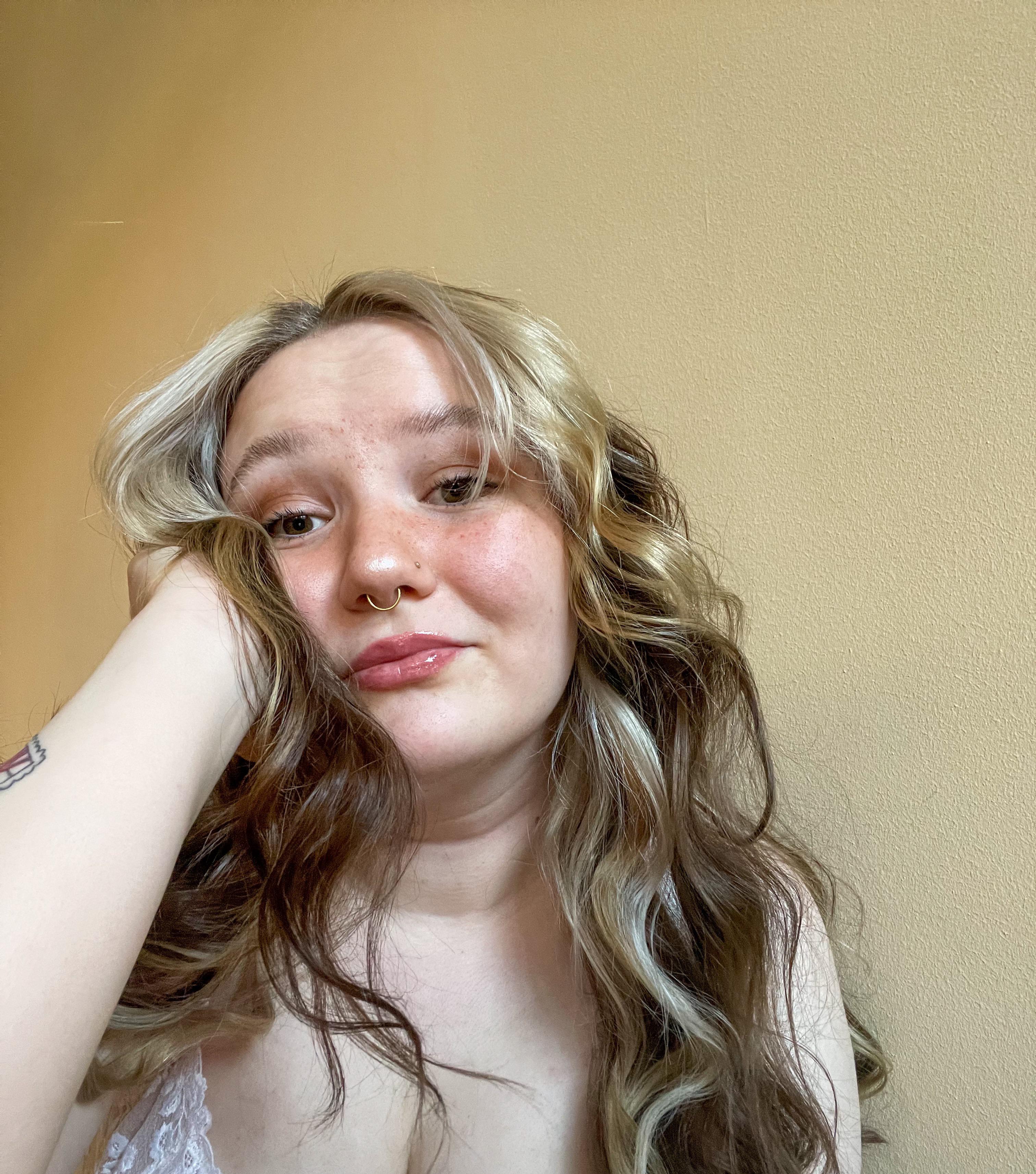 another pick from today 💘 curled my hair for the first time in months | Scrolller