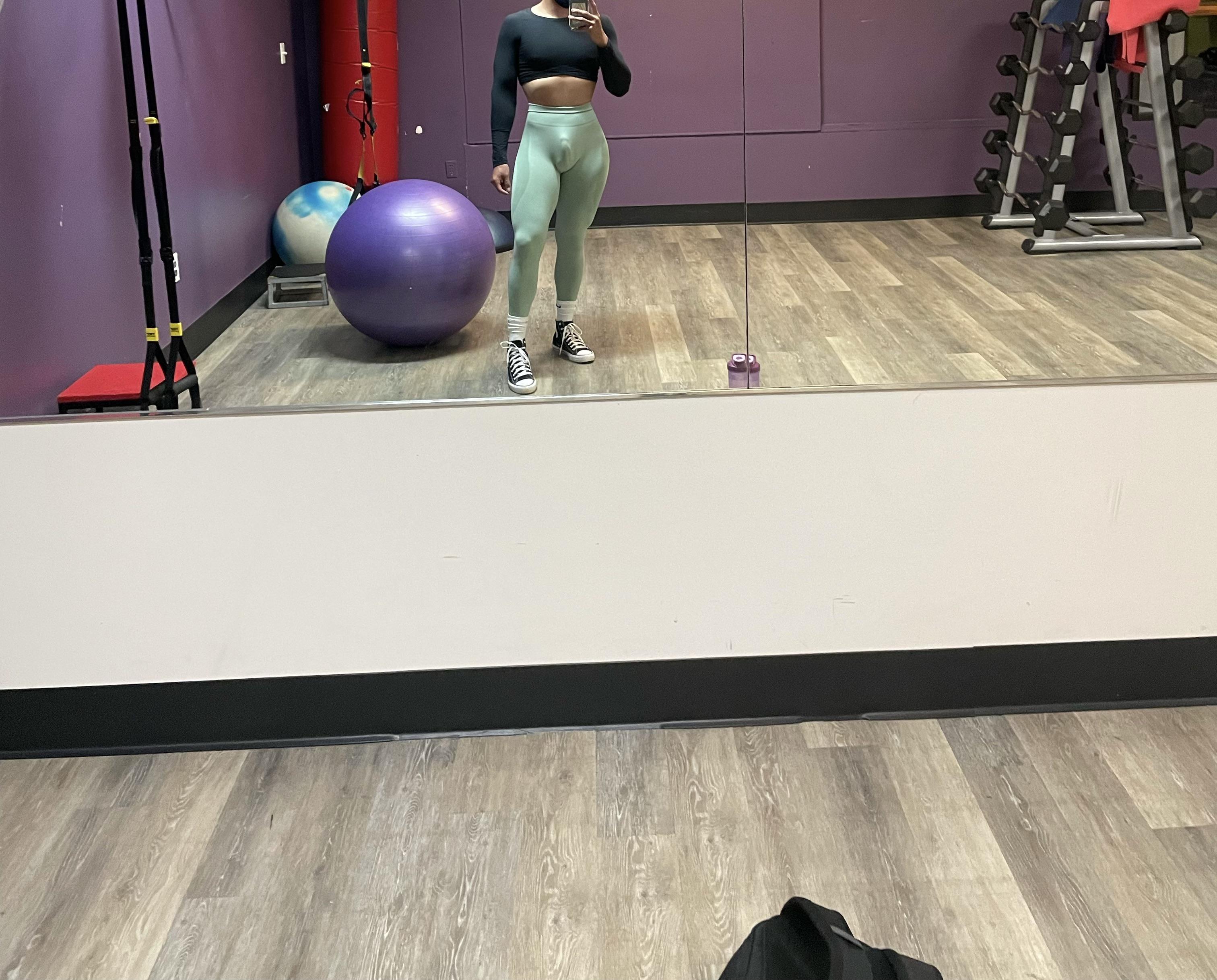 another successful leg day at the gym 🧘🏽‍♀️ | Scrolller