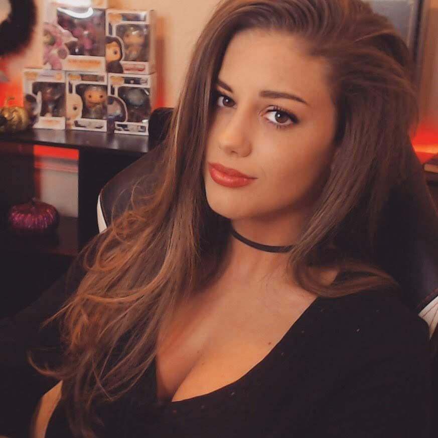 Another throwback rare photo of Lu | Scrolller