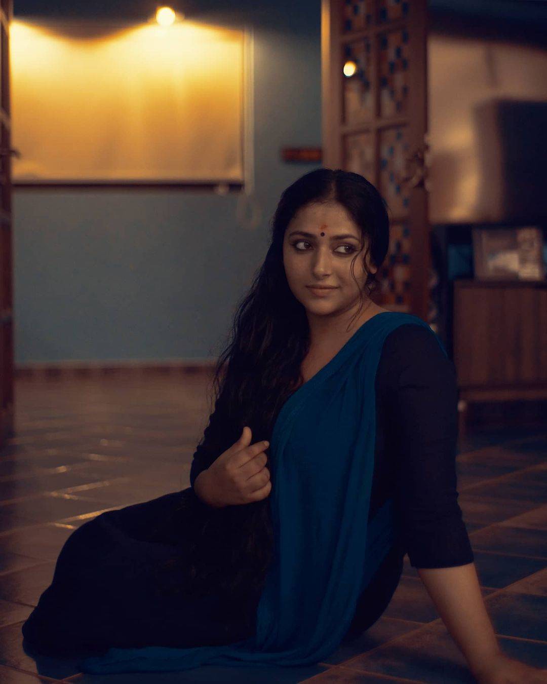 Anu Sithara | Scrolller