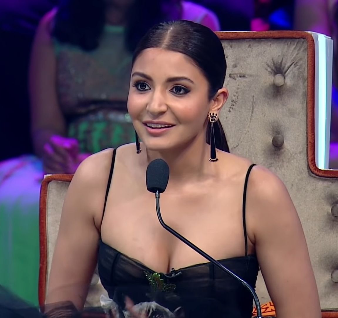 Anushka Sharma's cleavage | Scrolller