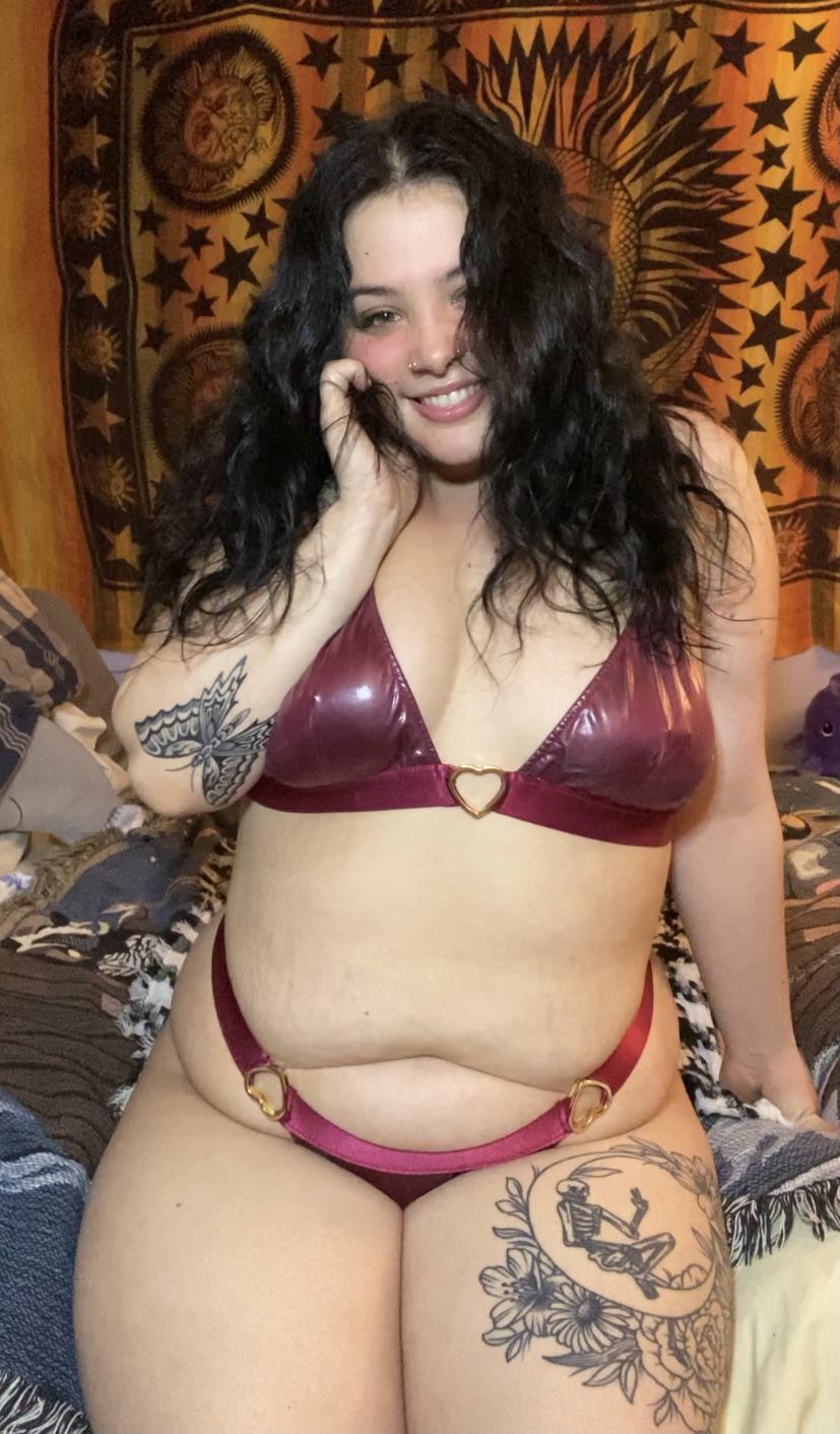 my thighs would definitely appreciate your face between them right now | Scrolller