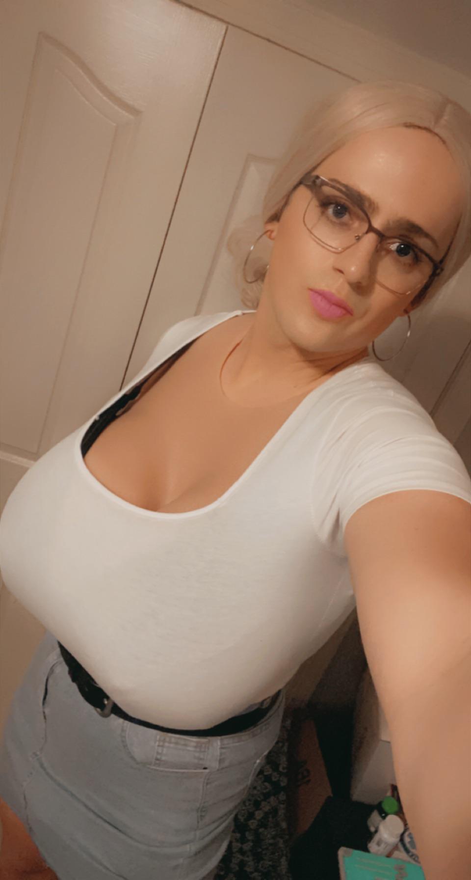 any daddies near Charlotte, NC? I need some BBC bad, 23 years old here :) | Scrolller