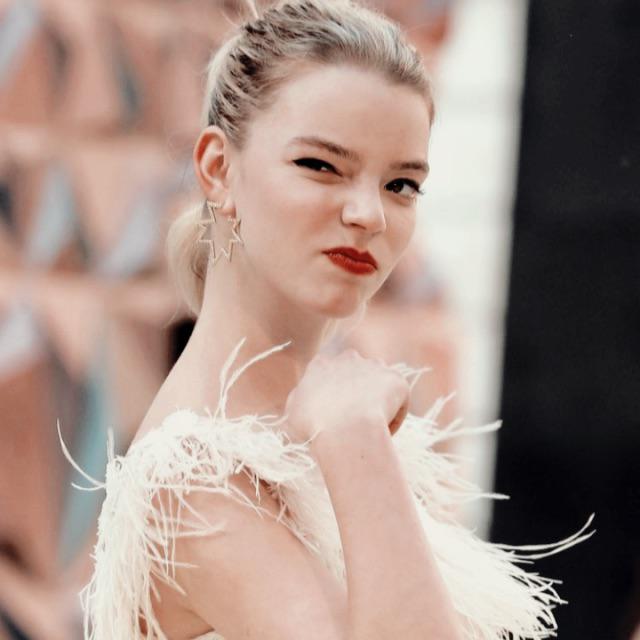 Anya with a funny face | Scrolller