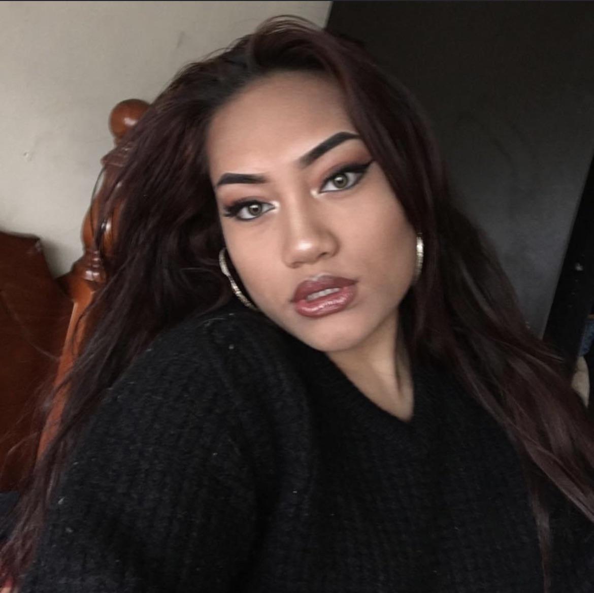 Anyone Got Anything On Her Scrolller