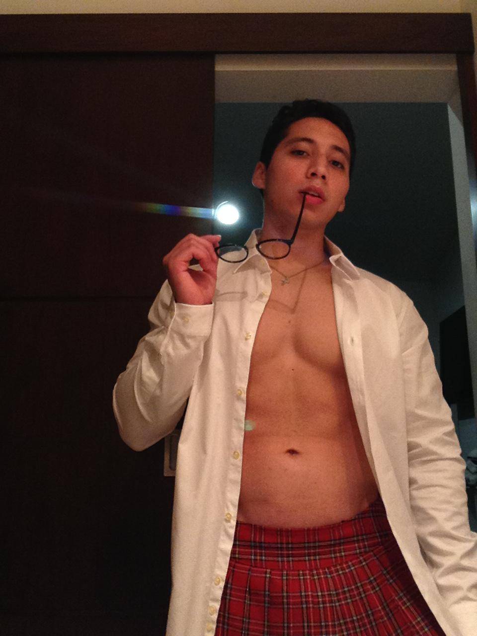 Anyone into muscular femboys? | Scrolller