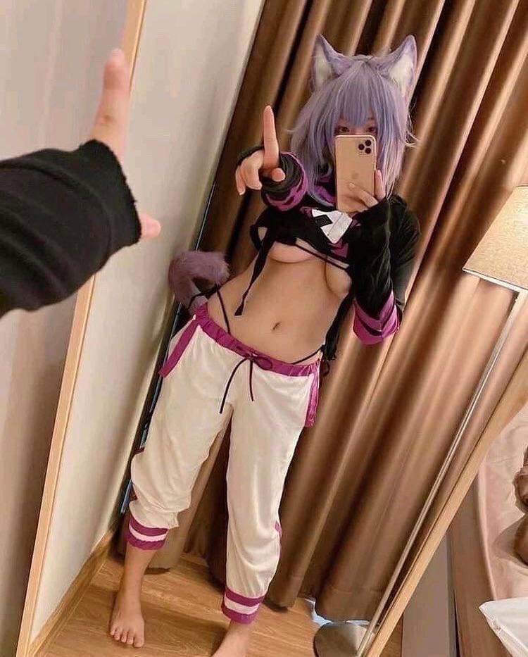 anyone know the cosplayer?? | Scrolller