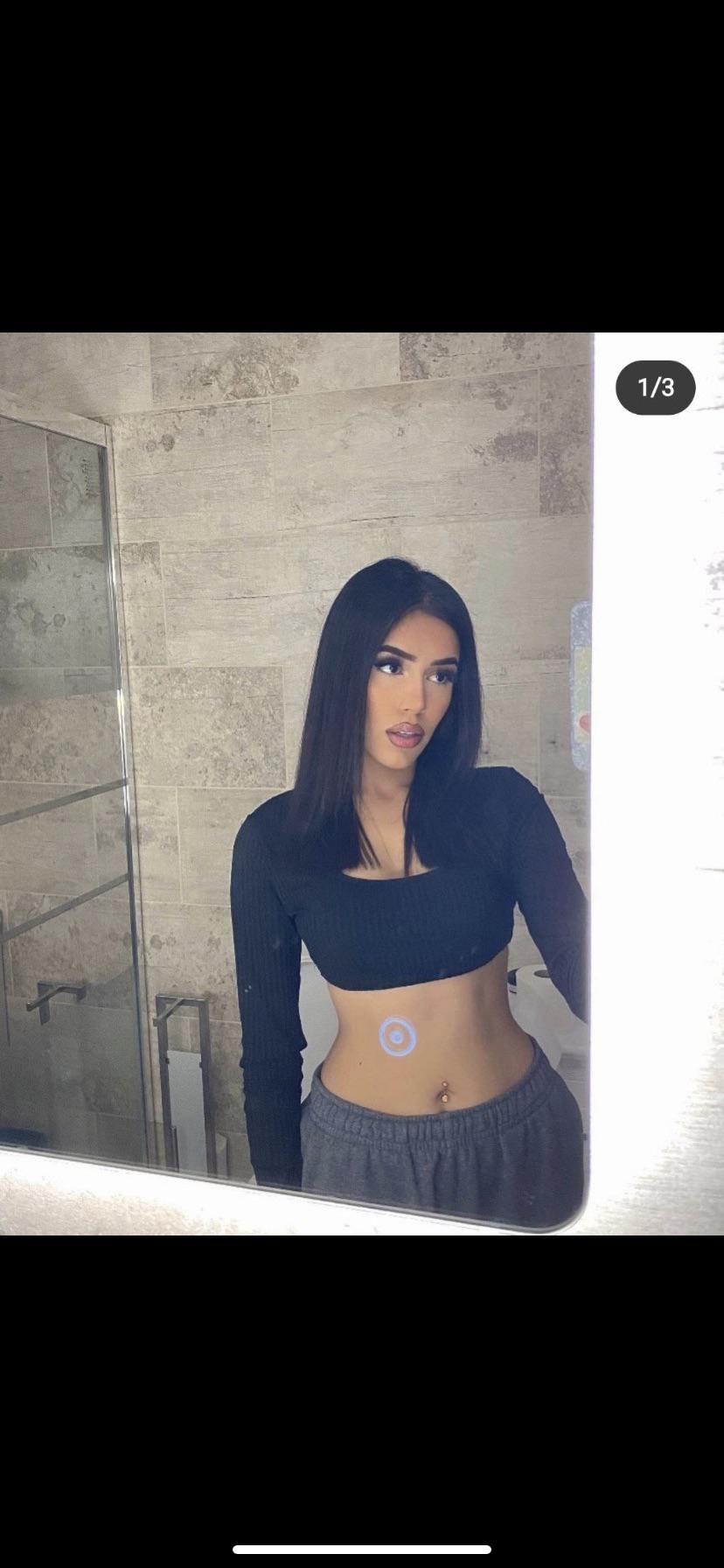 Anyone know her social | Scrolller