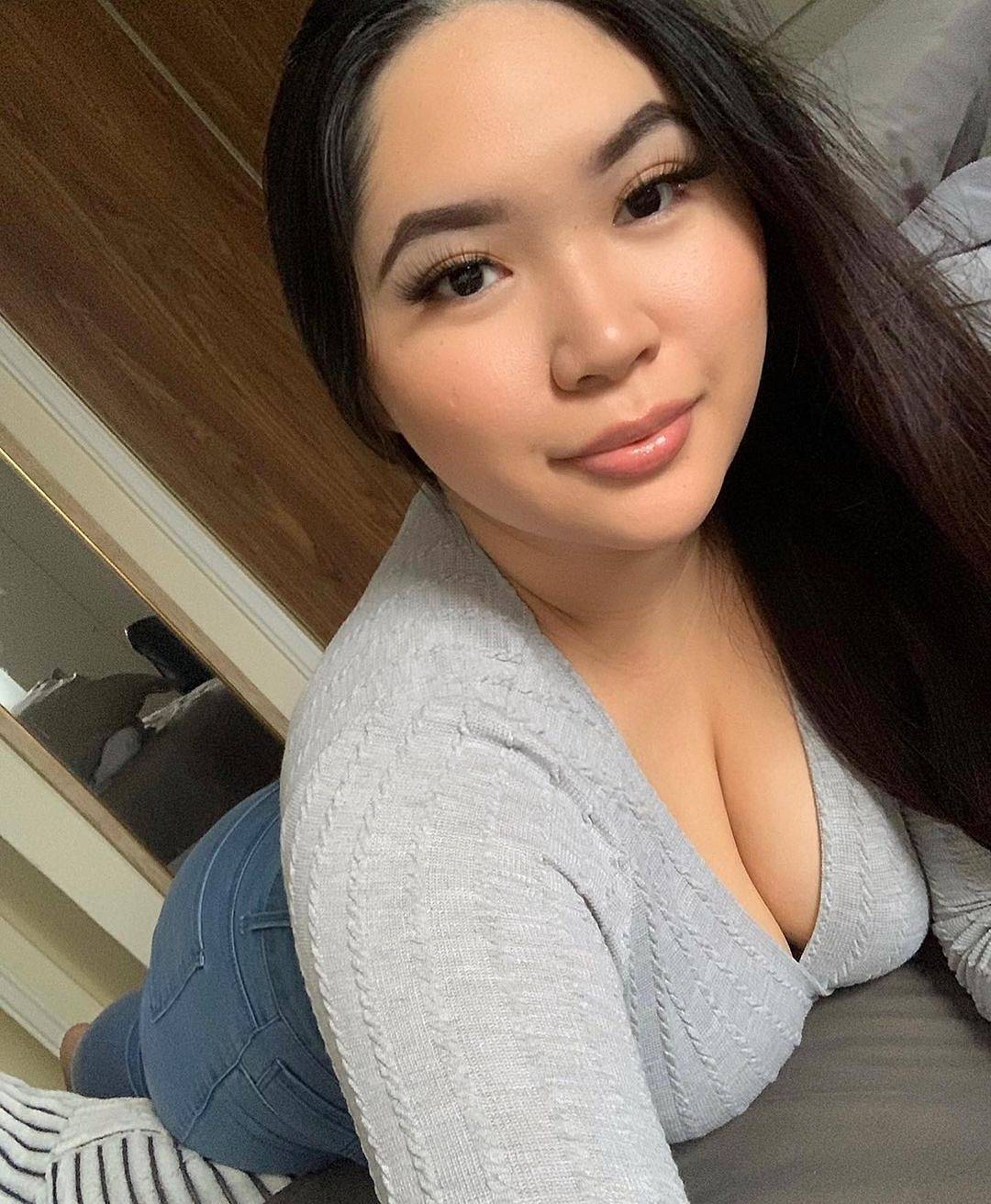 Anyone like Erica? Pm me 😋😋 | Scrolller