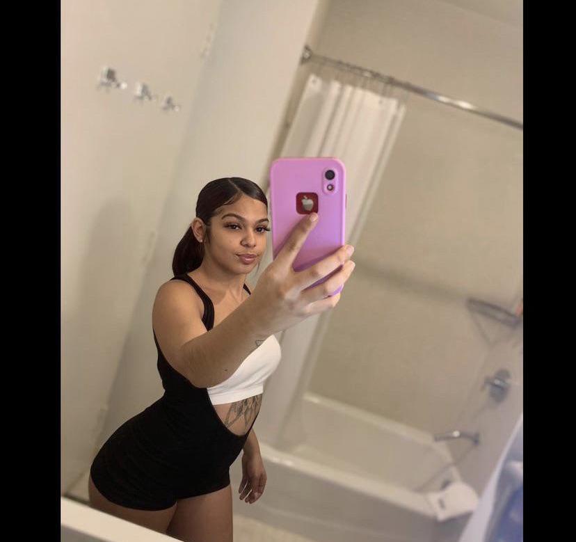 Anything on her ? | Scrolller