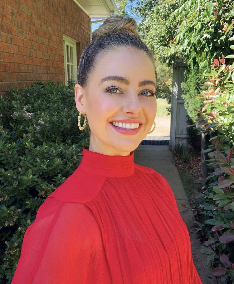 Discover more like NeighboursBabes: April and Related Content | Scrolller