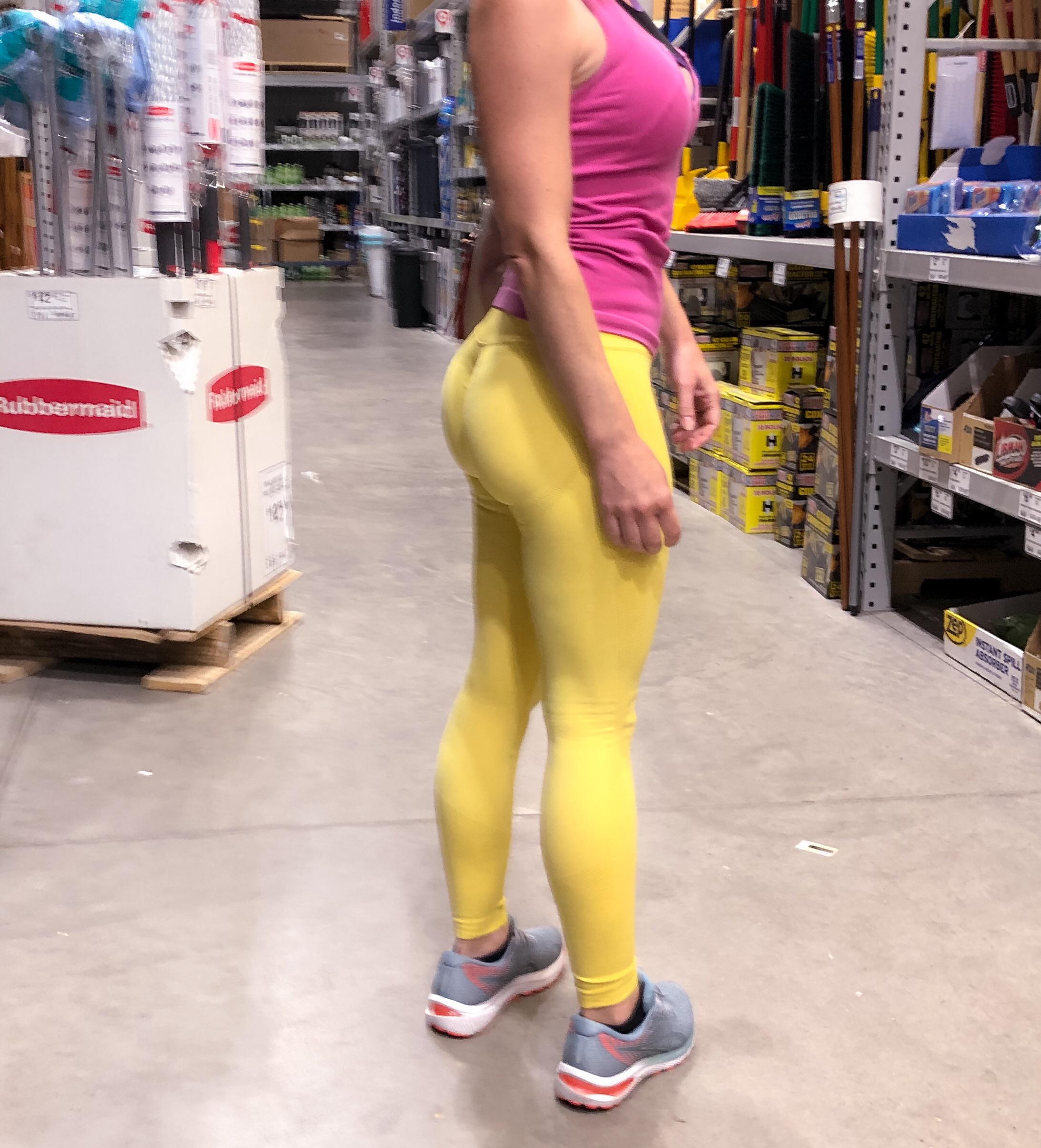 Are this yoga pants appropriate for a hardware store? | Scrolller