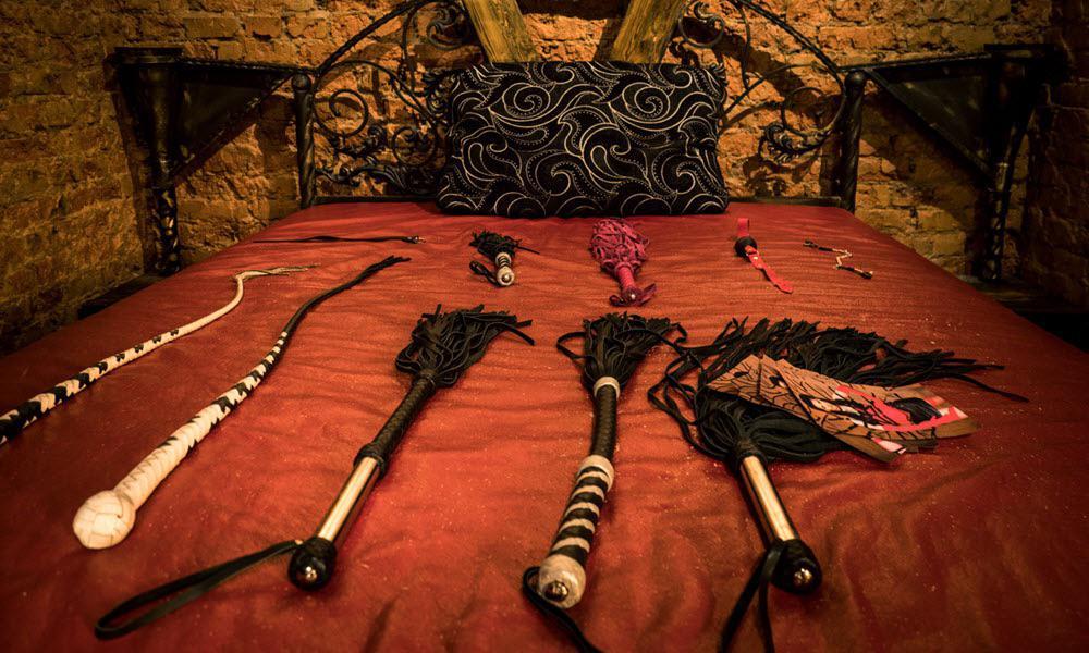 Are you into BDSM ? | Scrolller