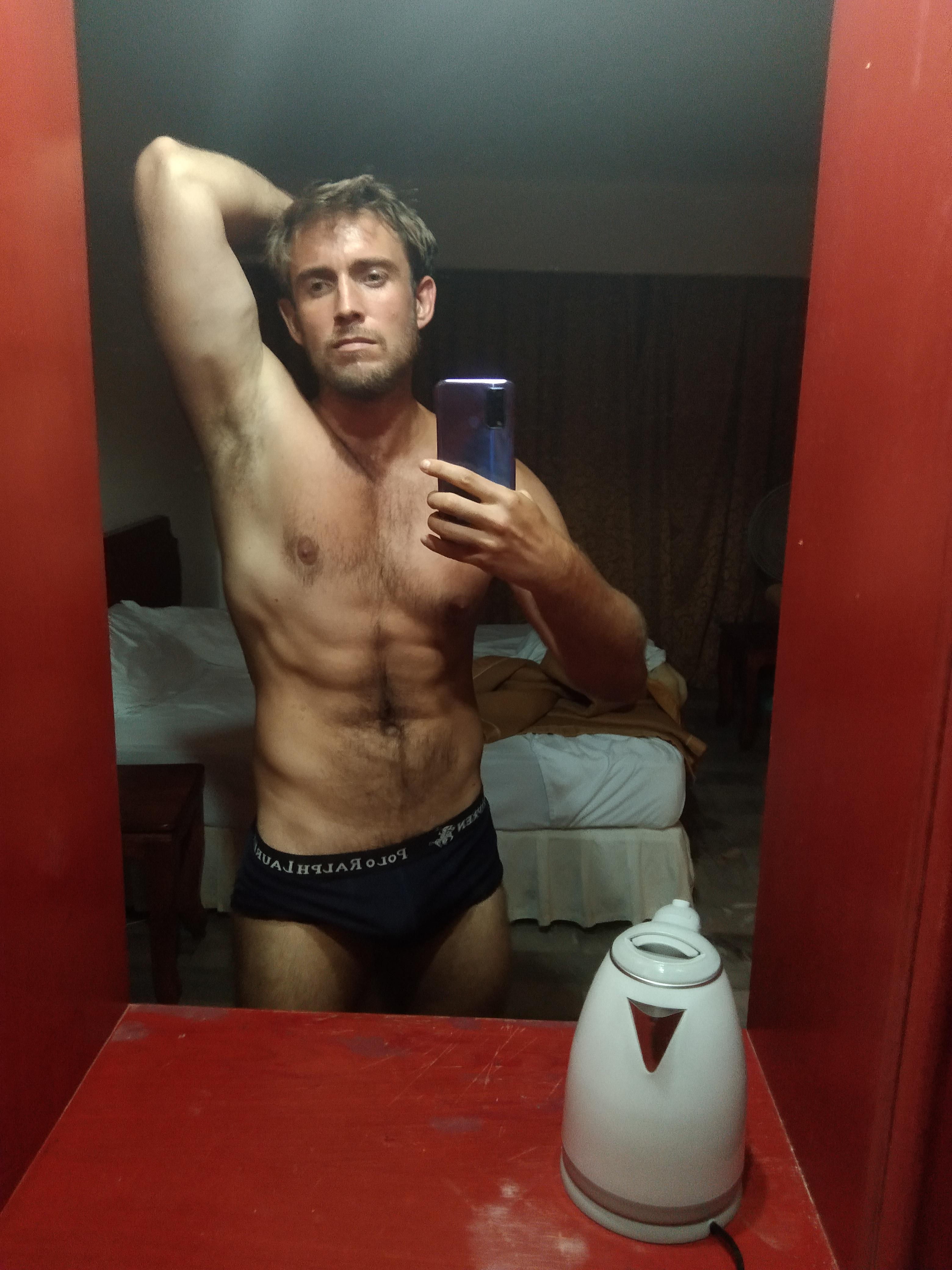 Armpit pose ! 😊 | Scrolller