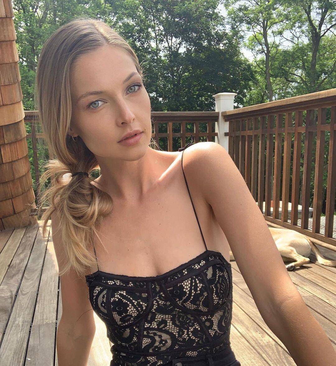 Ashley Smouter | Scrolller