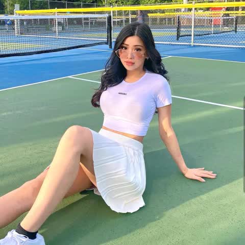 Asian bimbo animated morph | Scrolller