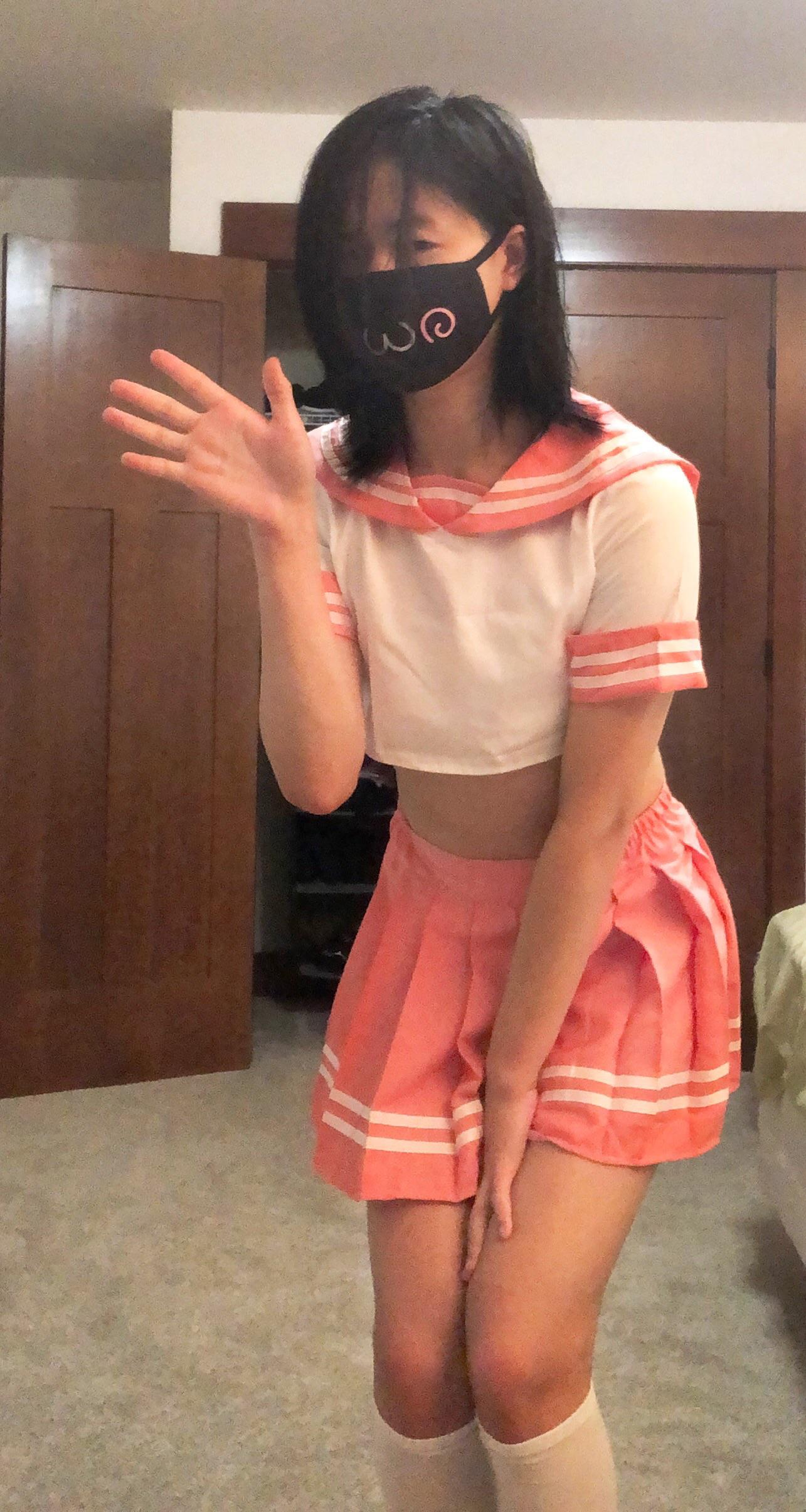 Astolfo says helloooooo 👋👋 | Scrolller