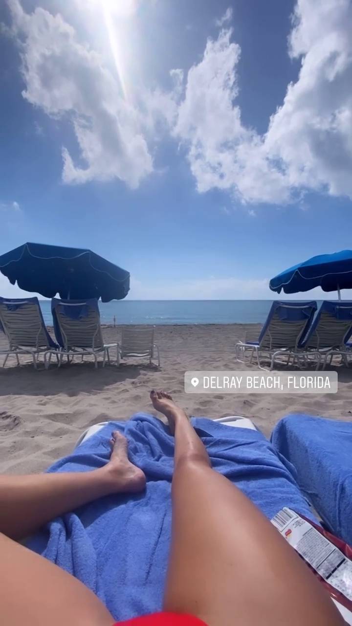 At The Beach Scrolller