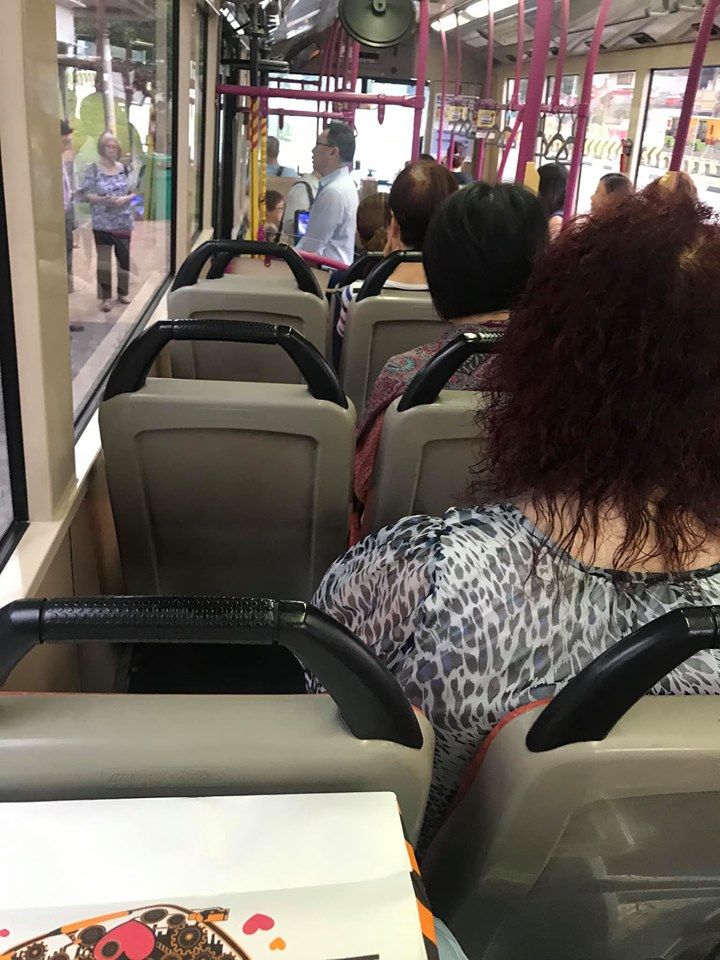 Aunties give the window seats to their companions | Scrolller