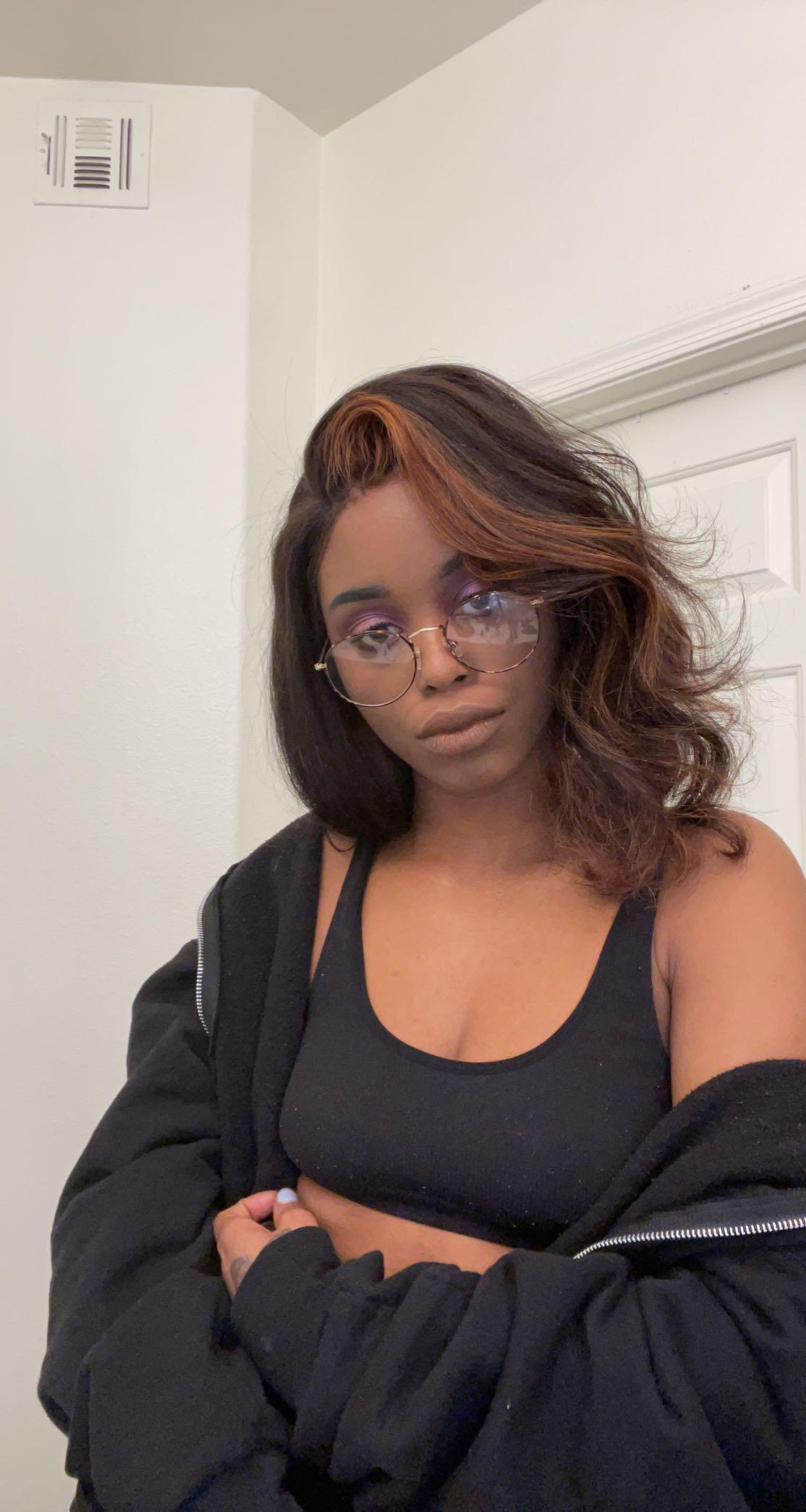 Aura B🖤 | Scrolller