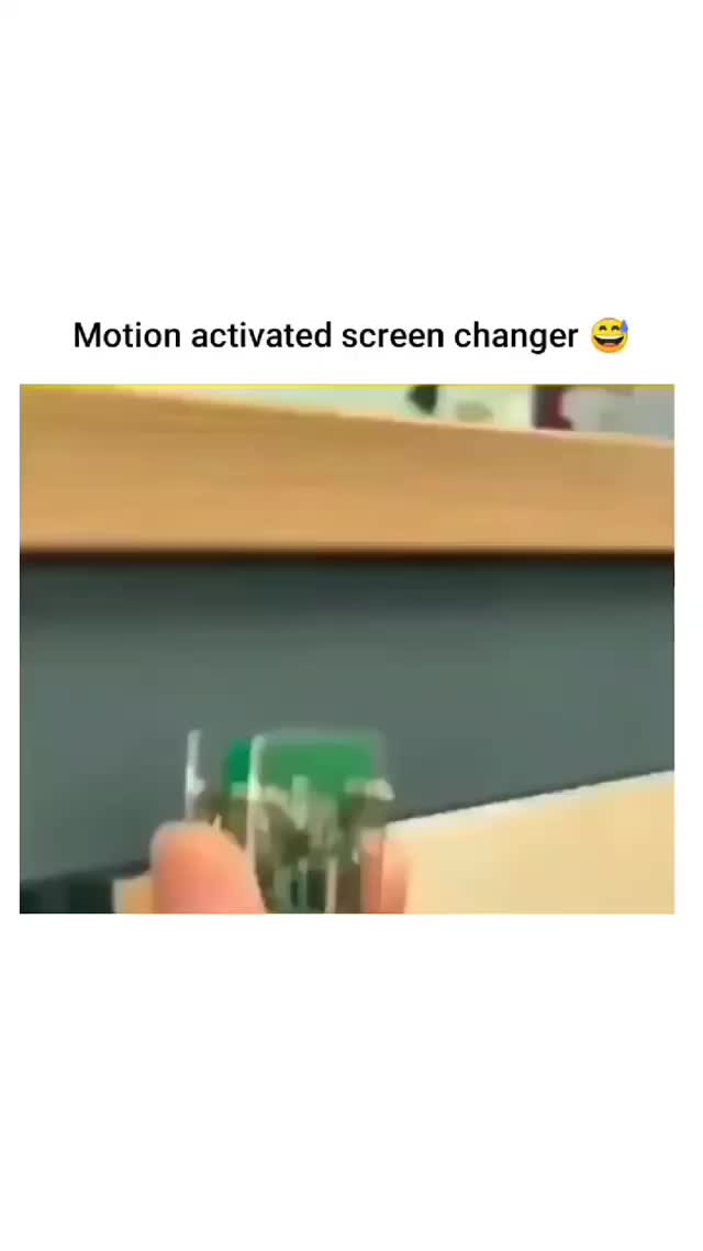 Automatic Screen Changer when motion detected | Scrolller