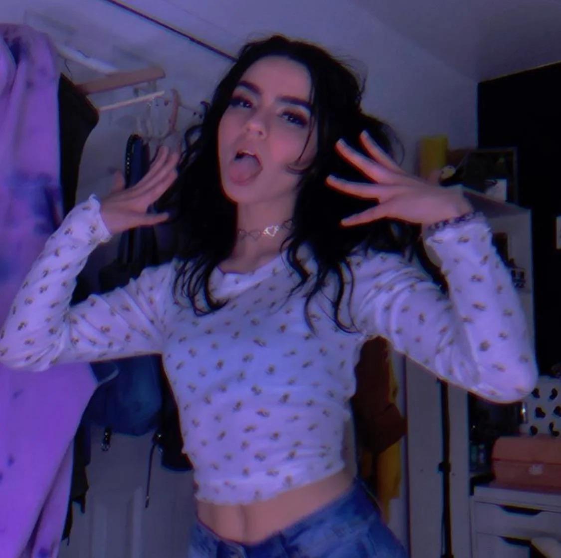 Aviva Sofia is addicting | Scrolller