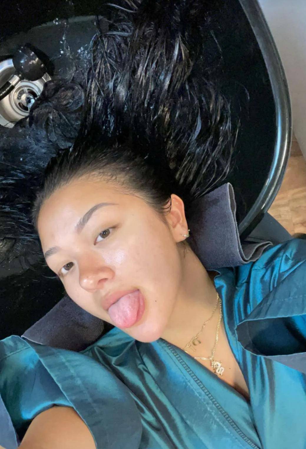 Awaiting Loads | Scrolller