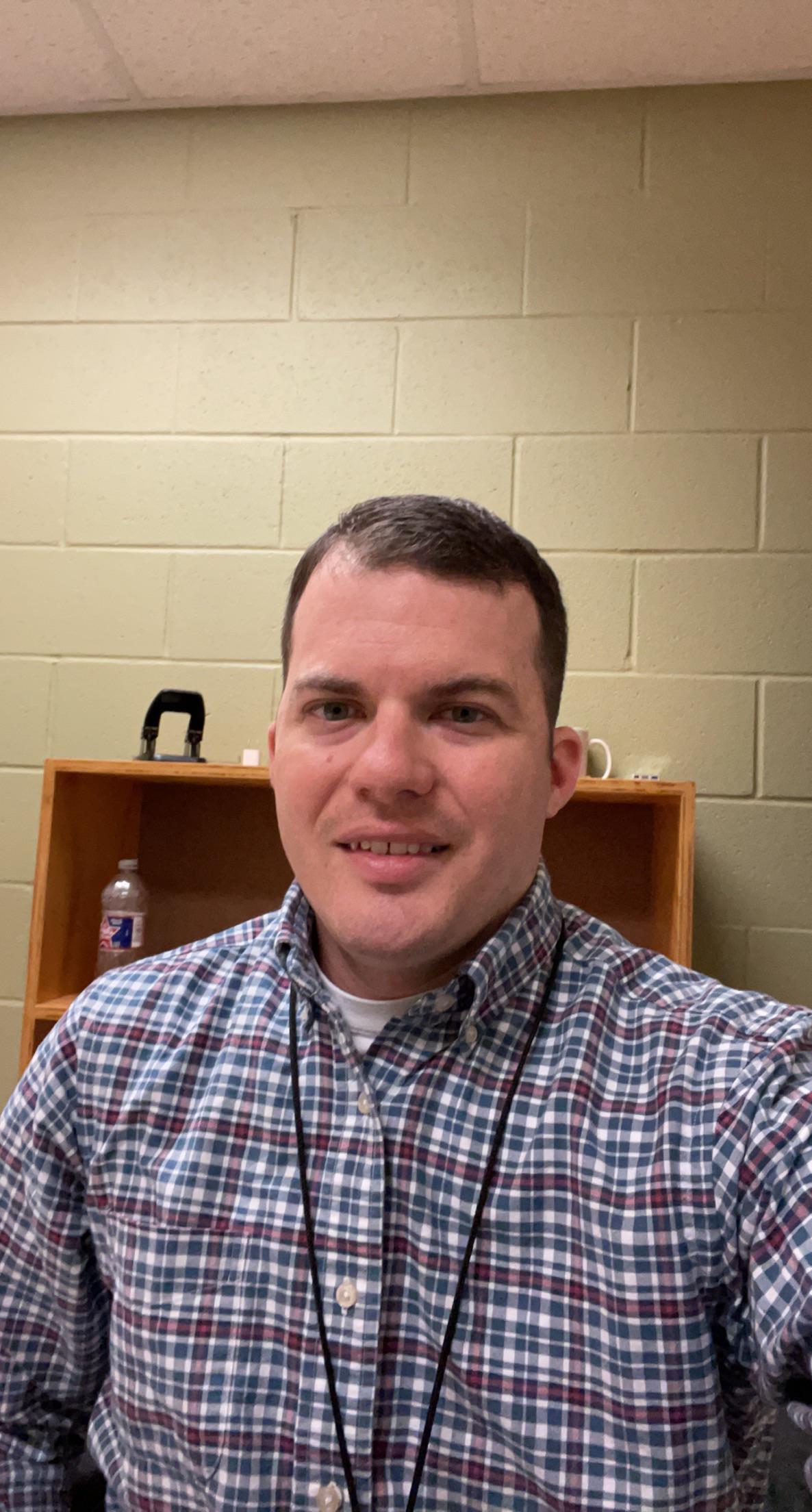 Awkward selfie taken in my office (m 32) | Scrolller