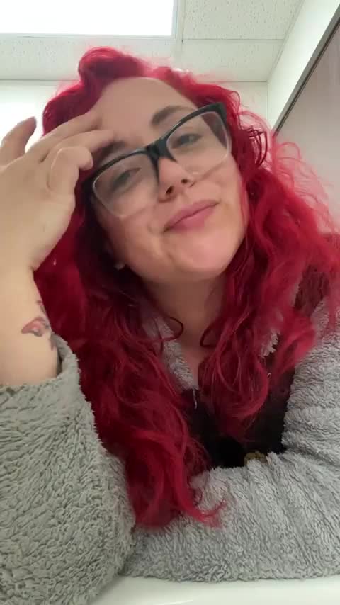 Awww, shrimpy baby 😂 | Scrolller