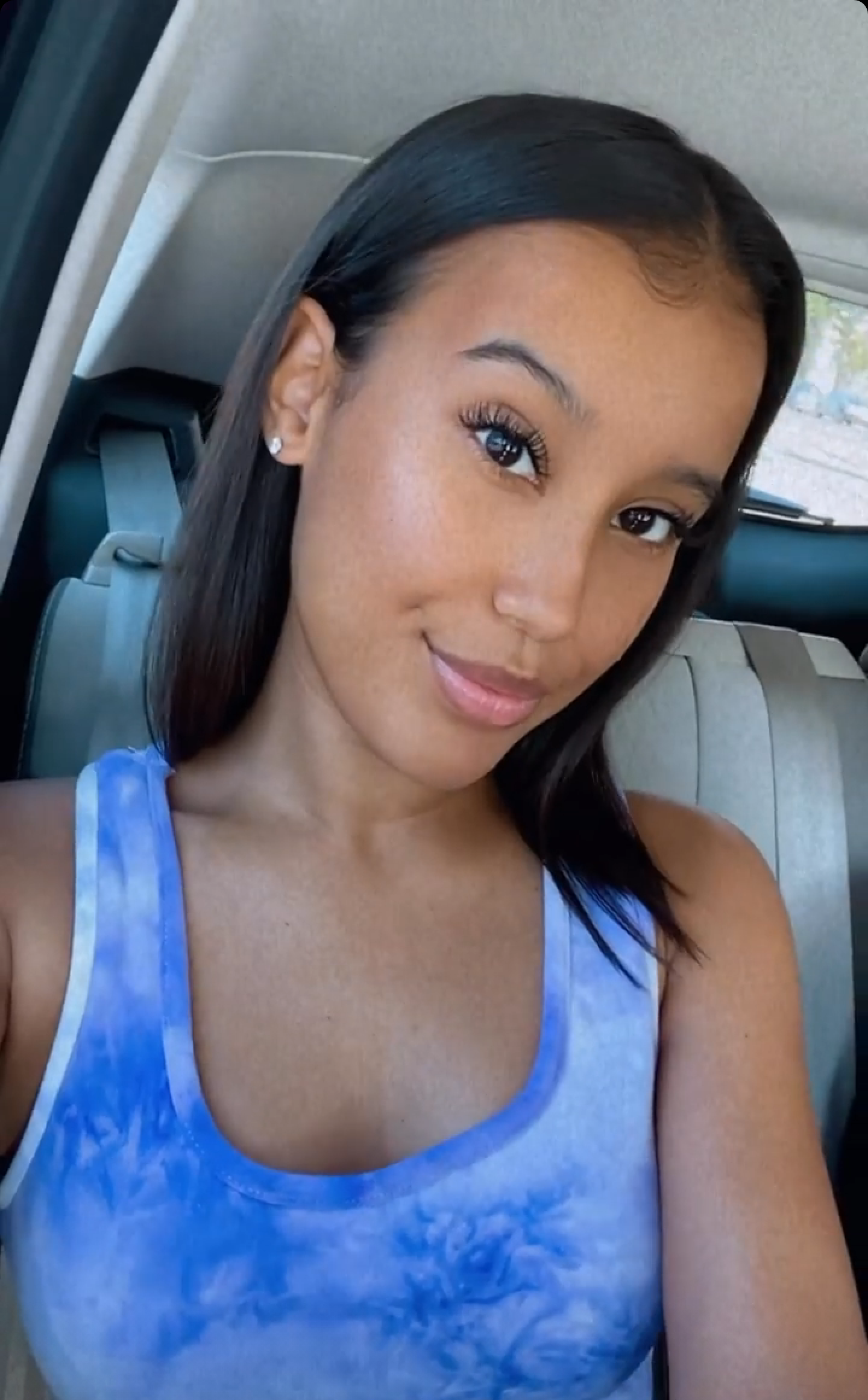 Aye aye eyes 👀 | Scrolller