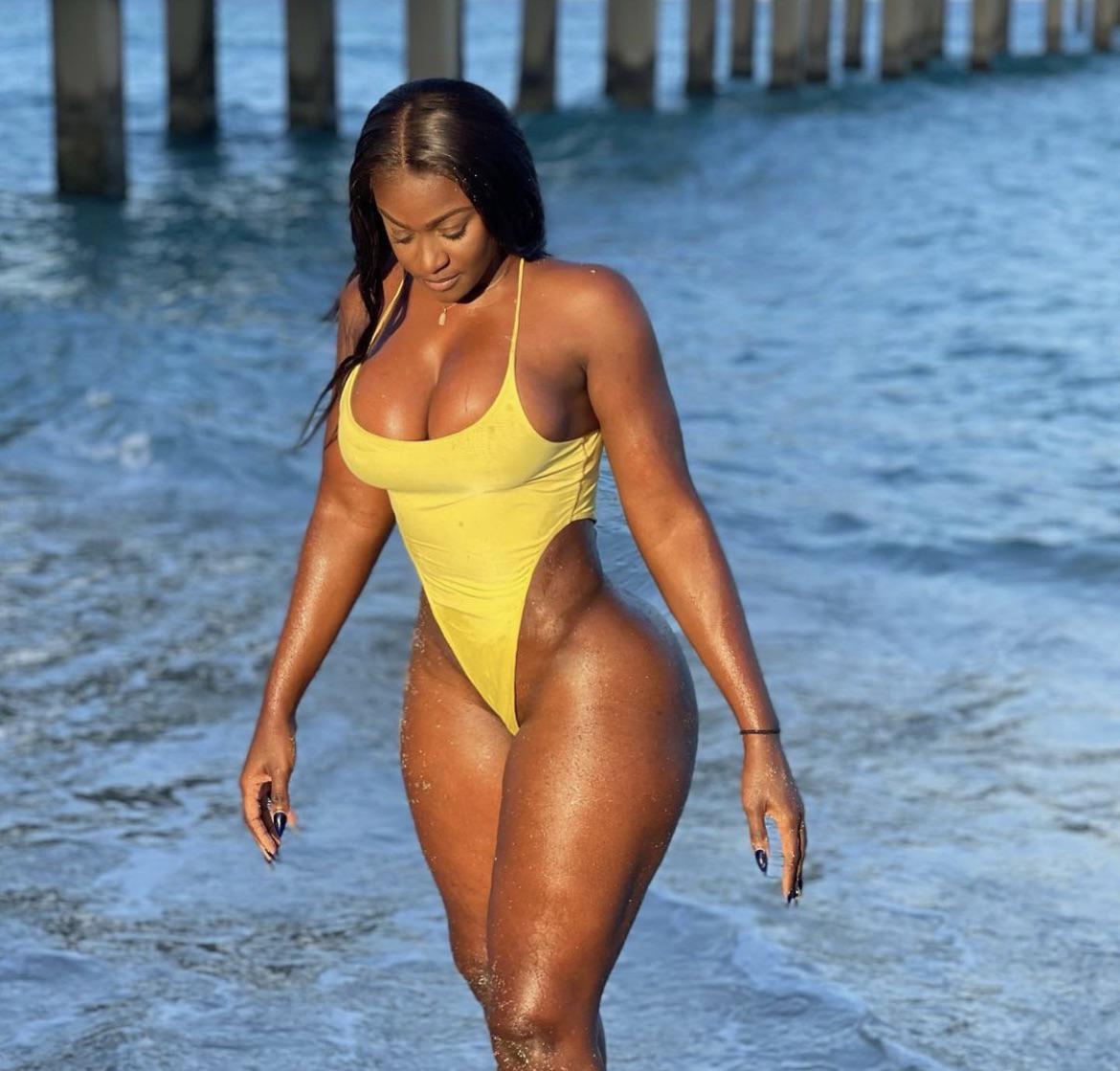 Babeth Lando aka Yababeth looking fine in yellow | Scrolller