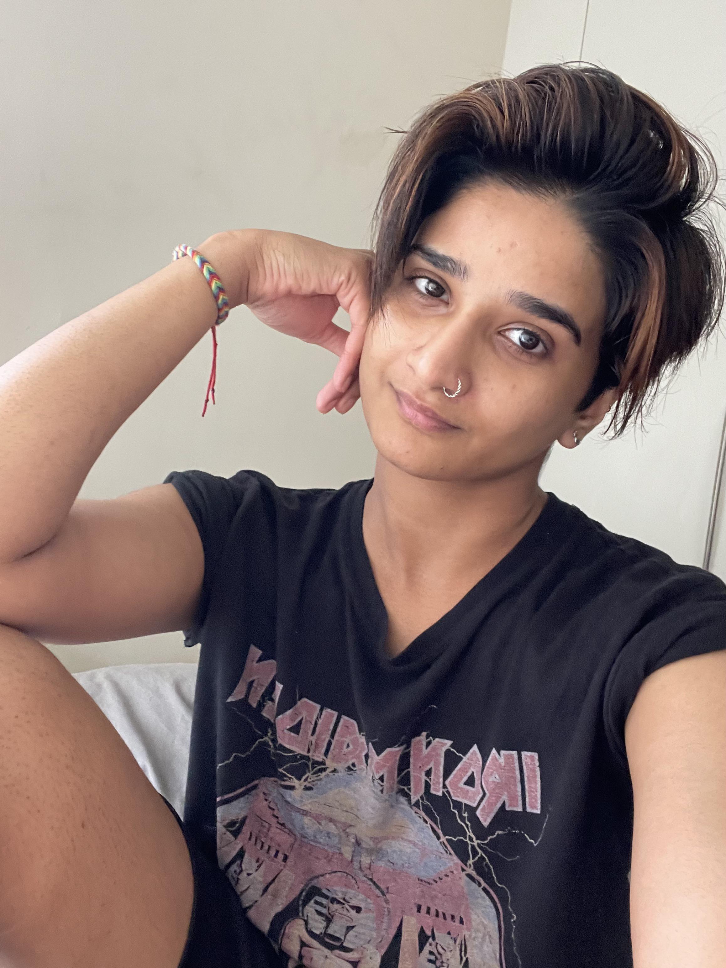 Back from a night shift and freshly showered 😄 | Scrolller