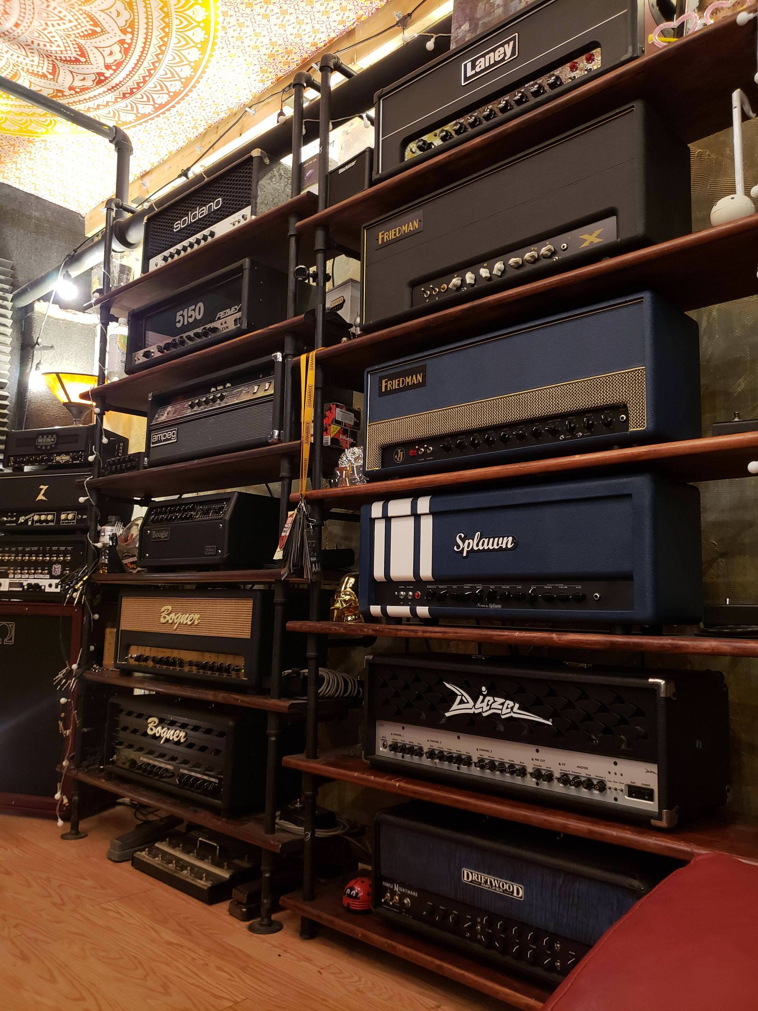 Backroom studios | Scrolller