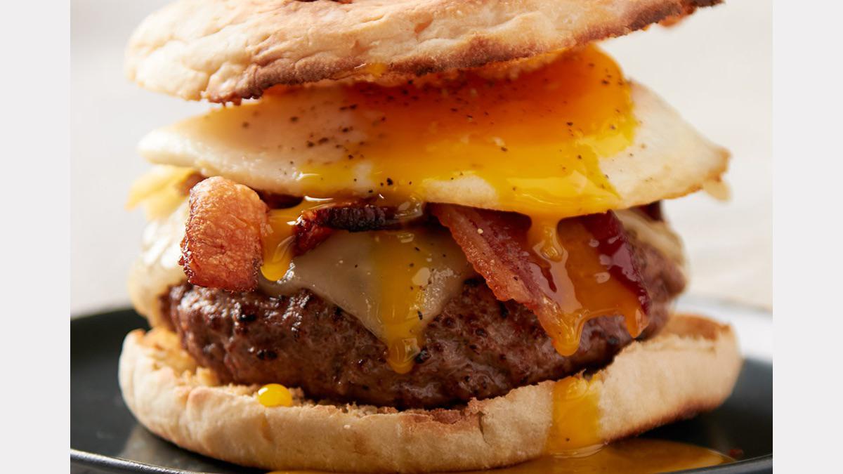 Bacon and Egg Cheeseburger | Scrolller