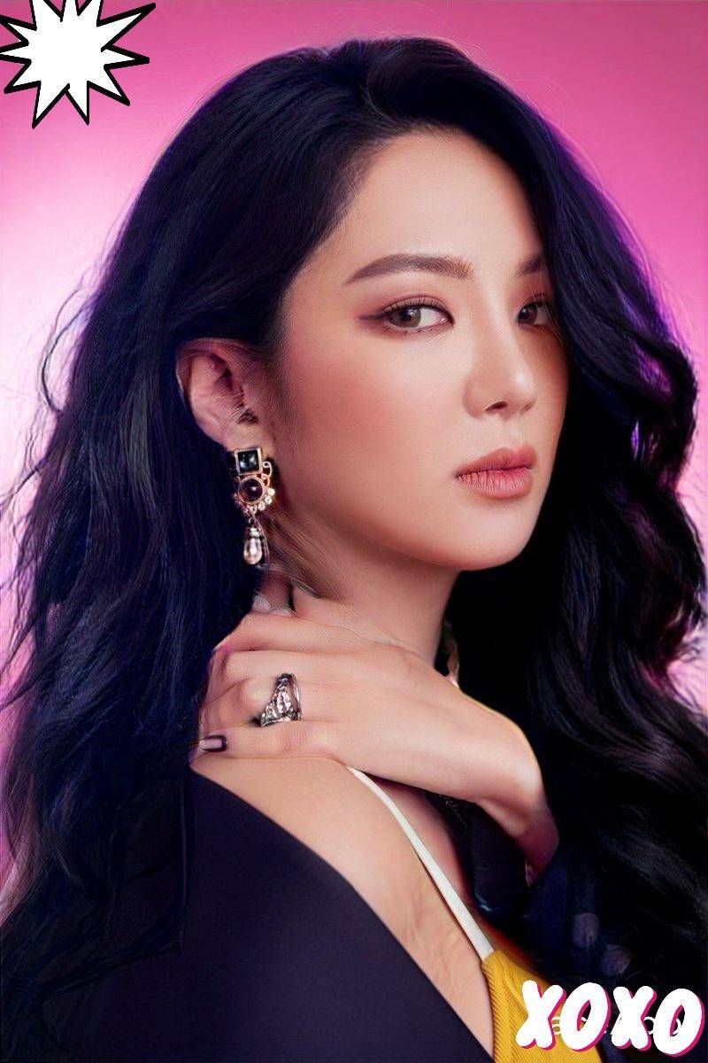 Baddie Hyo | Scrolller