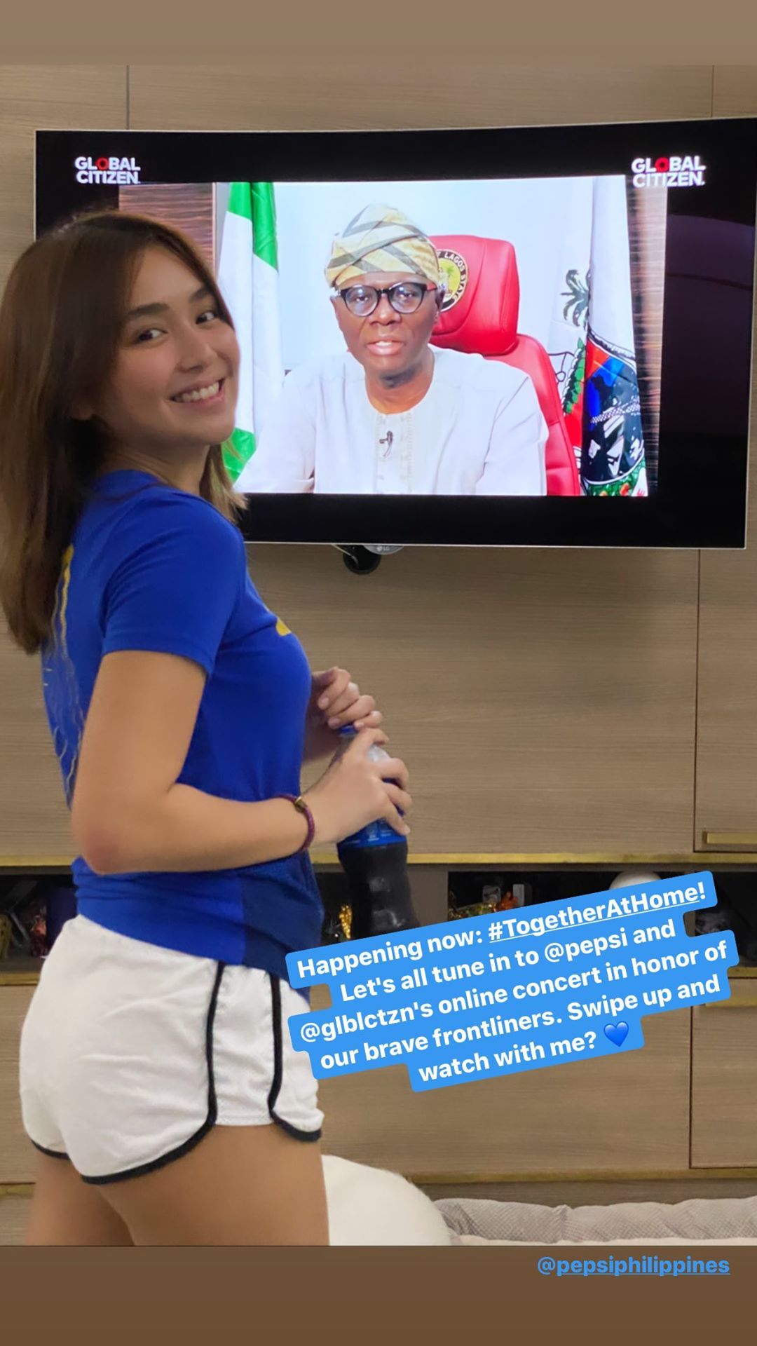 Badly wanna clap those cheeks ugh | Scrolller