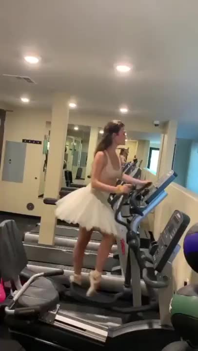 Pointe Exercise | Scrolller