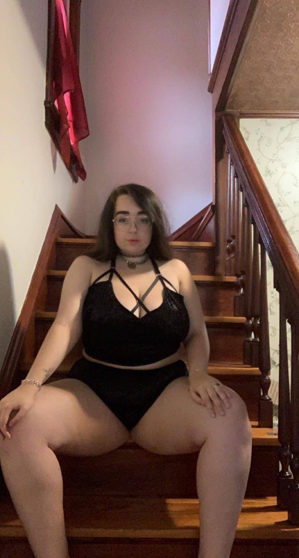 Bang me on the stairs😈 | Scrolller