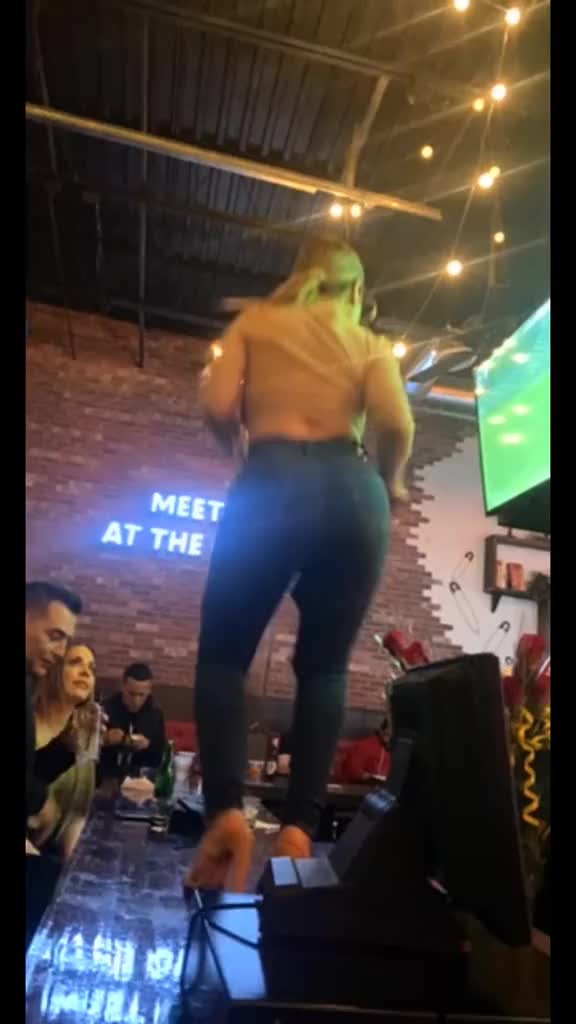 Mating dance | Scrolller