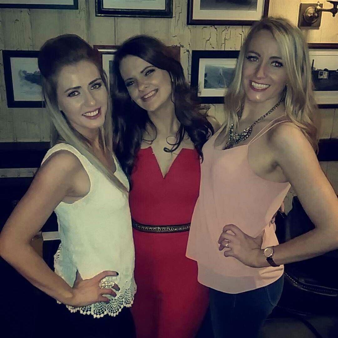 Bar room babes | Scrolller