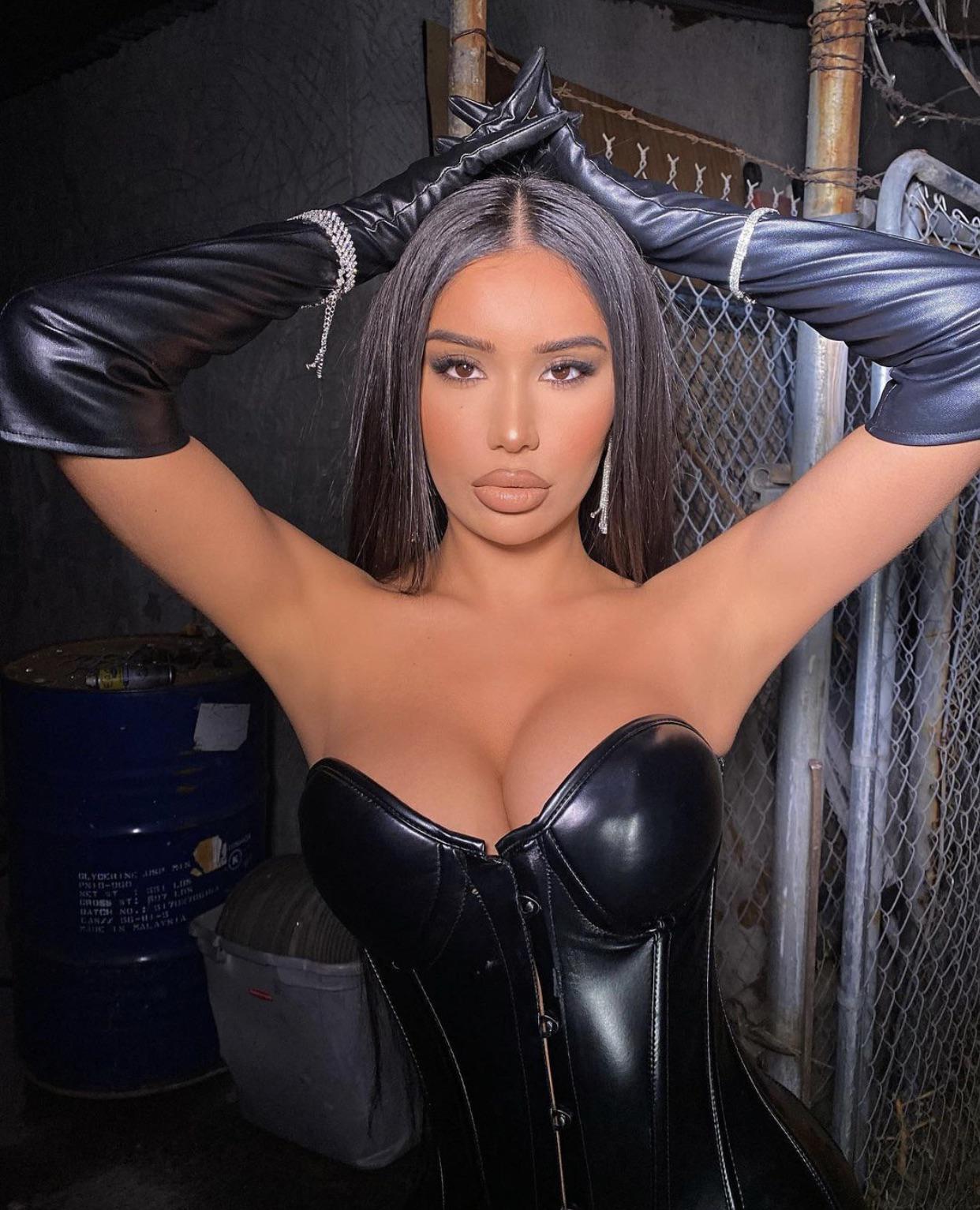 Barb Wire | Scrolller