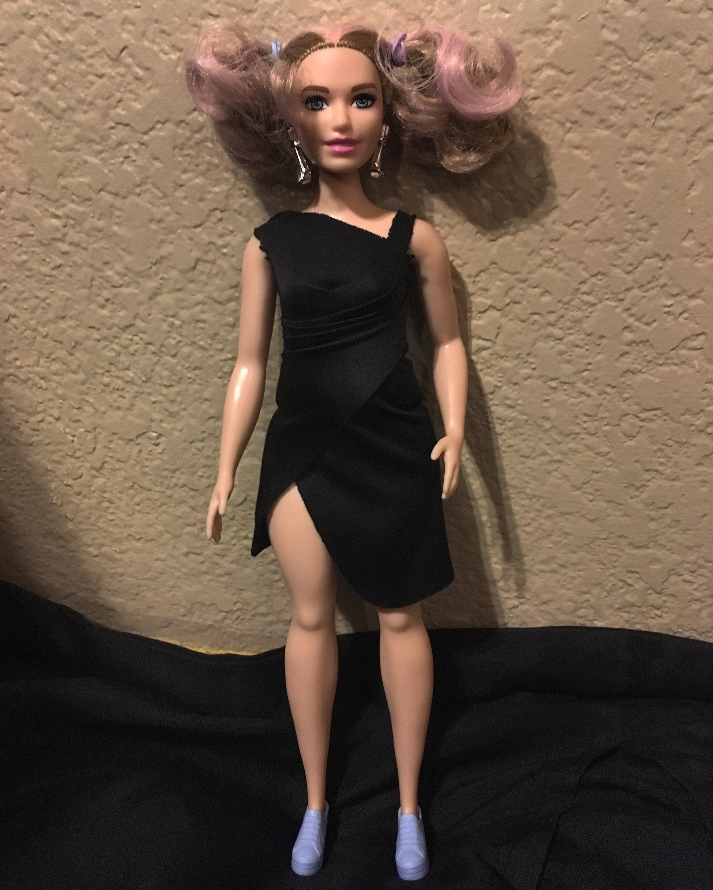 Barbie’s new dress | Scrolller