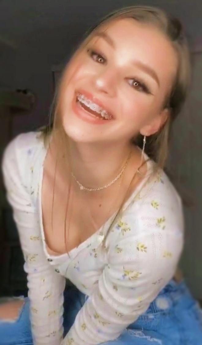 Barley a nippleslip.. but still good enough imo | Scrolller