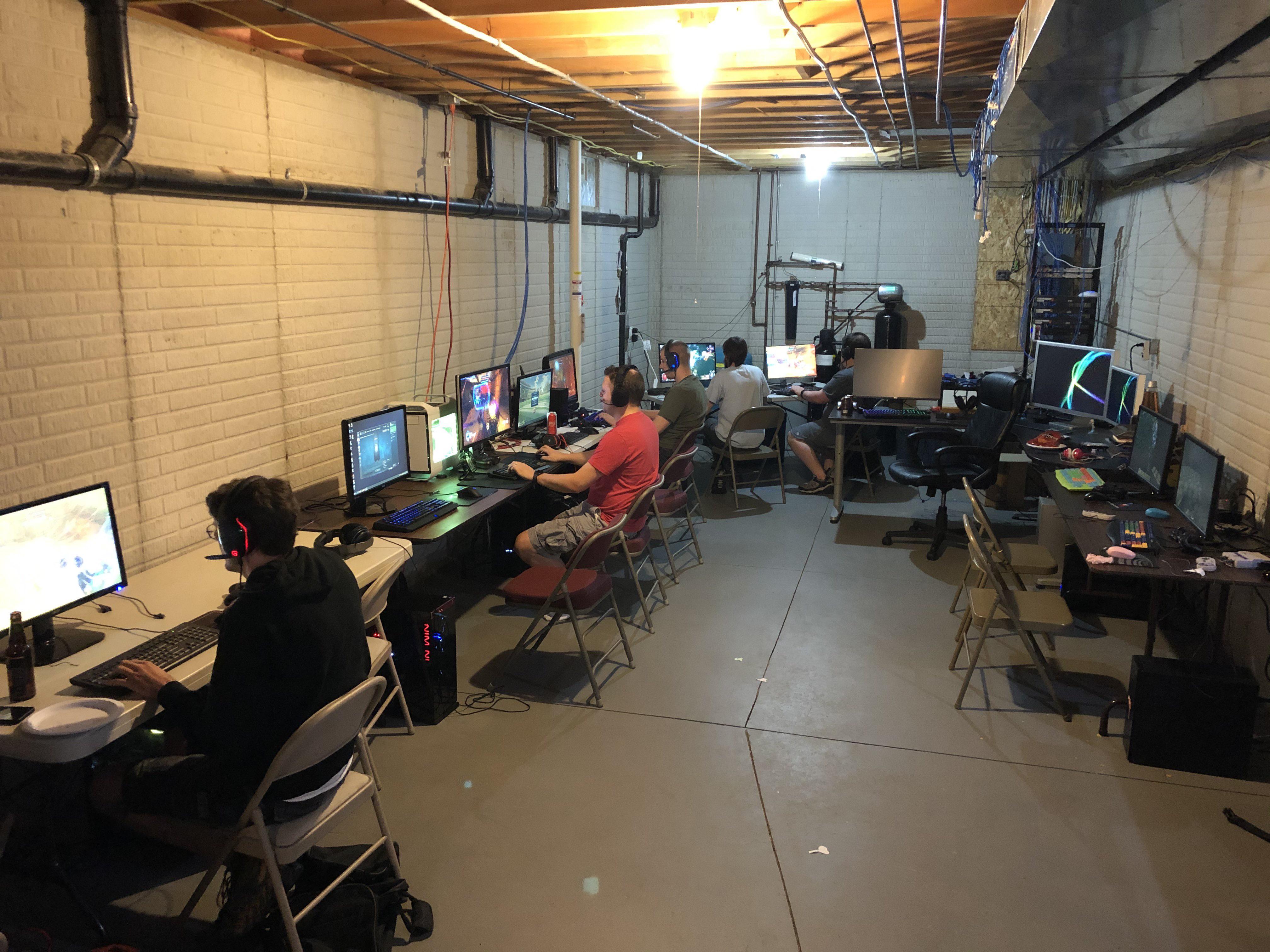 Basement LAN | Scrolller