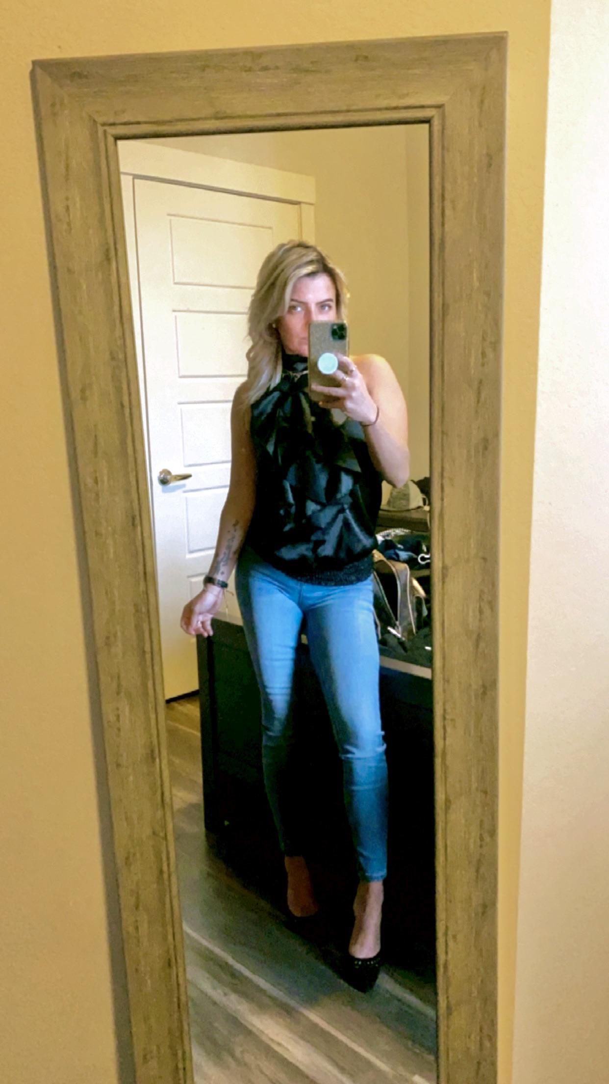 Basic mama of four......😉 [F]34 #baddecision? | Scrolller