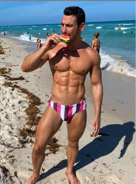 Beach Abs | Scrolller