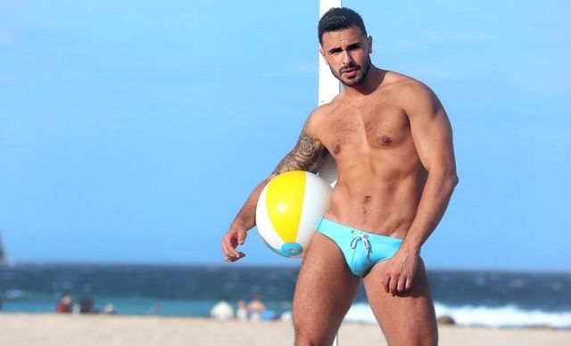 Beach Baller | Scrolller