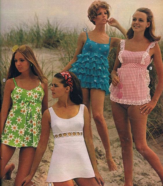 Beach day that 70s' style. | Scrolller