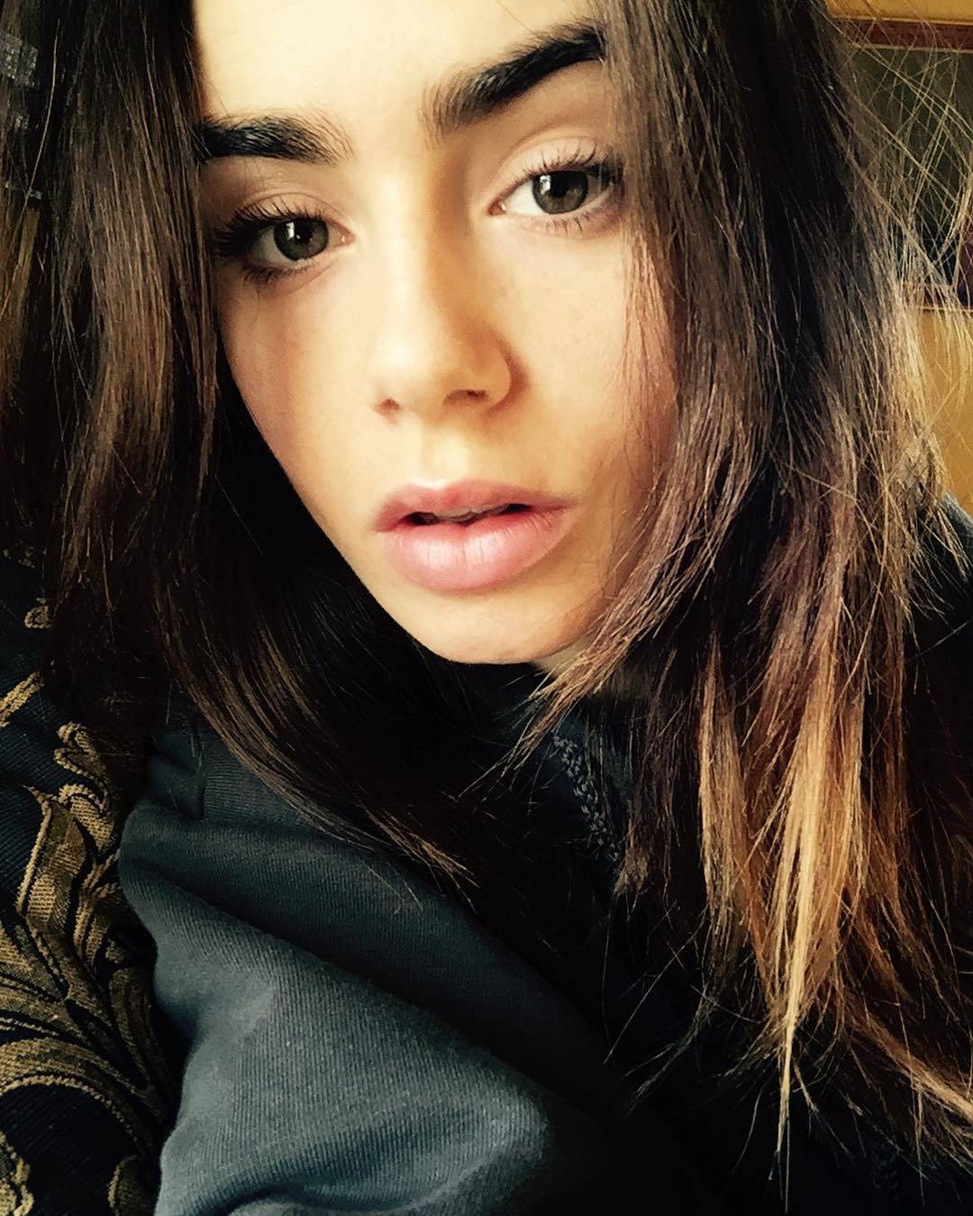 Lily Collins Scrolller