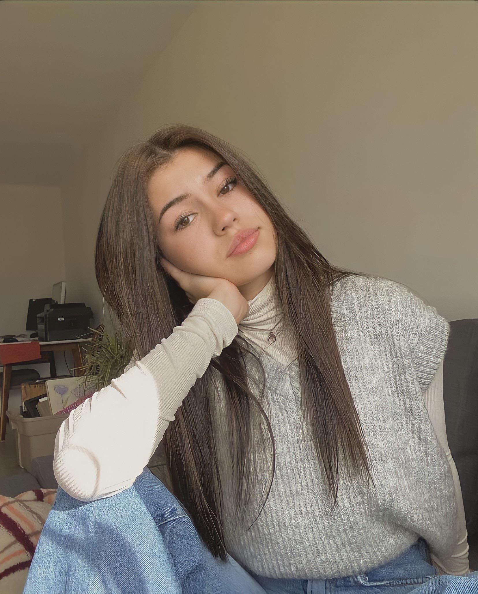 Beautiful ava | Scrolller